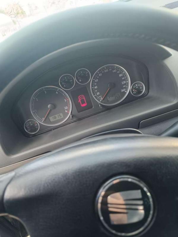 Melns SEAT Alhambra 2002 Kauņa, ar dzinēja tilpumu 1.90 L un nobraukumu 349 tūkst. km par 2500 €, foto 7 vietnē AUTOMOTO.COM.LV