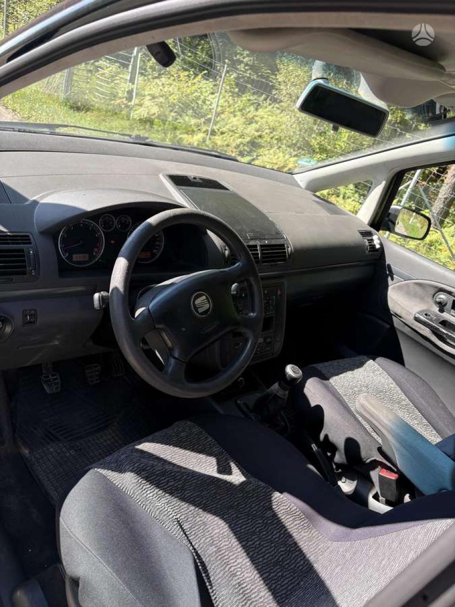Melns SEAT Alhambra 2002 Viļņa, ar dzinēja tilpumu 2.00 L un nobraukumu 260 tūkst. km par 1650 €, foto 6 vietnē AUTOMOTO.COM.LV