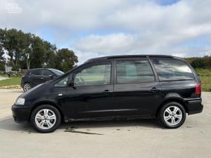 Black SEAT Alhambra 2002 in Jonava, with an engine capacity of 1.90 L and mileage of 395 thousand km for 900 €, photo 5 on AUTOMOTO.COM.LV