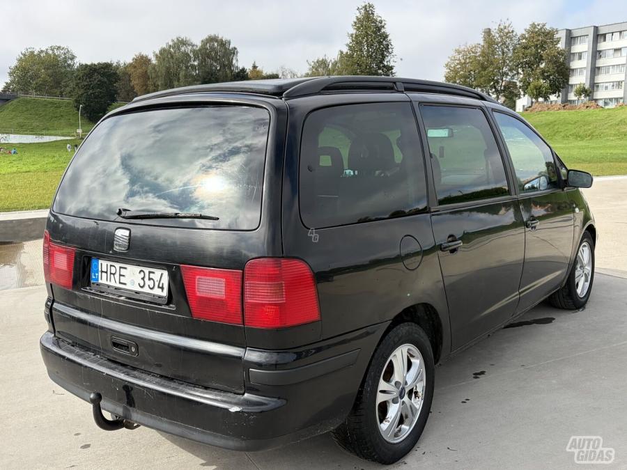 Black SEAT Alhambra 2002 in Jonava, with an engine capacity of 1.90 L and mileage of 395 thousand km for 900 €, photo 7 on AUTOMOTO.COM.LV