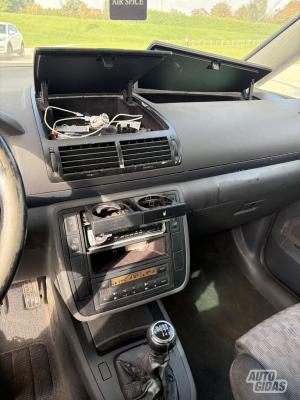 Black SEAT Alhambra 2002 in Jonava, with an engine capacity of 1.90 L and mileage of 395 thousand km for 900 €, photo 20 on AUTOMOTO.COM.LV
