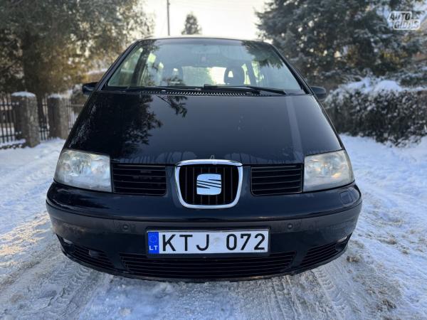 Black SEAT Alhambra 2004 in Kaunas, with an engine capacity of 2.00 L and mileage of 309 thousand km for 1250 €, photo 2 on AUTOMOTO.COM.LV