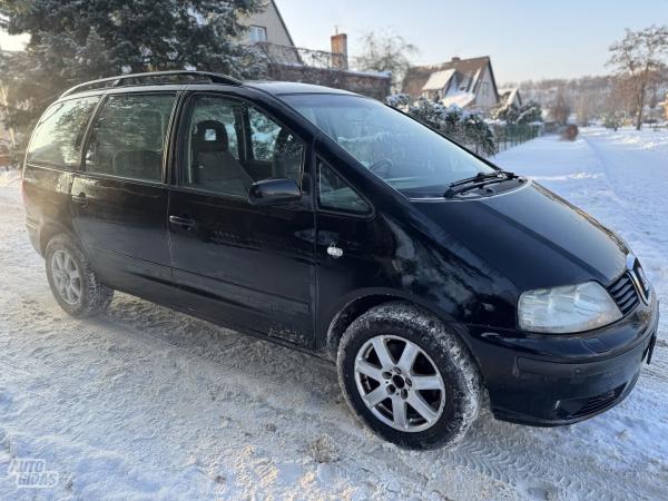 Black SEAT Alhambra 2004 in Kaunas, with an engine capacity of 2.00 L and mileage of 309 thousand km for 1250 €, photo 6 on AUTOMOTO.COM.LV