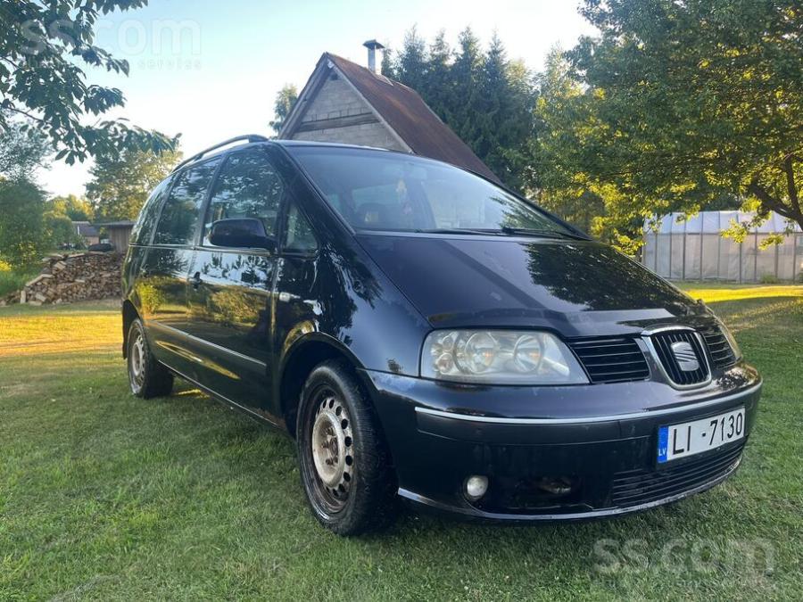 Black SEAT Alhambra 2004 in Gulbene, with an engine capacity of 1.90 L and mileage of 430 thousand km for 500 €, photo 1 on AUTOMOTO.COM.LV