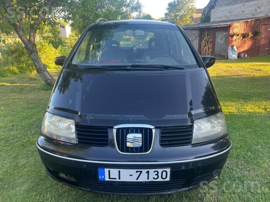 Black SEAT Alhambra 2004 in Gulbene, with an engine capacity of 1.90 L and mileage of 430 thousand km for 500 €, photo 4 on AUTOMOTO.COM.LV