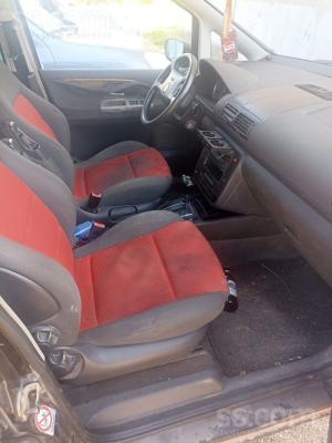 Black SEAT Alhambra 2004 in Gulbene, with an engine capacity of 1.90 L and mileage of 430 thousand km for 500 €, photo 7 on AUTOMOTO.COM.LV