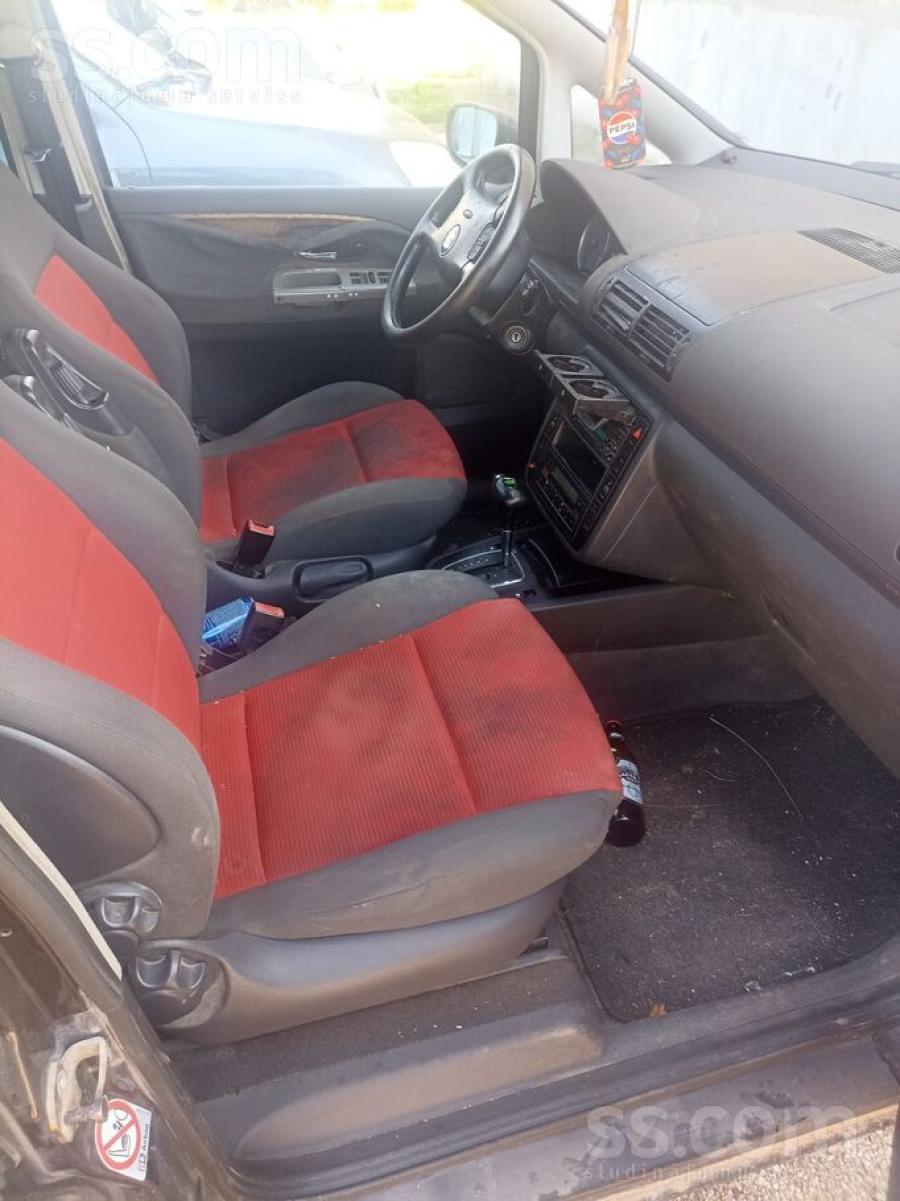 Black SEAT Alhambra 2004 in Gulbene, with an engine capacity of 1.90 L and mileage of 430 thousand km for 500 €, photo 7 on AUTOMOTO.COM.LV