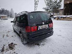 Black SEAT Alhambra 2005 in Kaunas, with an engine capacity of 1.90 L and mileage of 340 thousand km for 900 €, photo 4 on AUTOMOTO.COM.LV