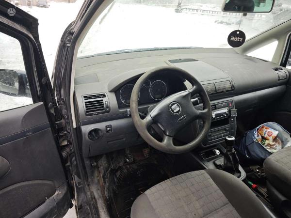 Melns SEAT Alhambra 2005 Kauņa, ar dzinēja tilpumu 1.90 L un nobraukumu 340 tūkst. km par 900 €, foto 5 vietnē AUTOMOTO.COM.LV