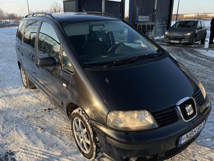 Black SEAT Alhambra 2005 in Kaunas, with an engine capacity of 1.90 L and mileage of 378 thousand km for 1650 €, photo 7 on AUTOMOTO.COM.LV