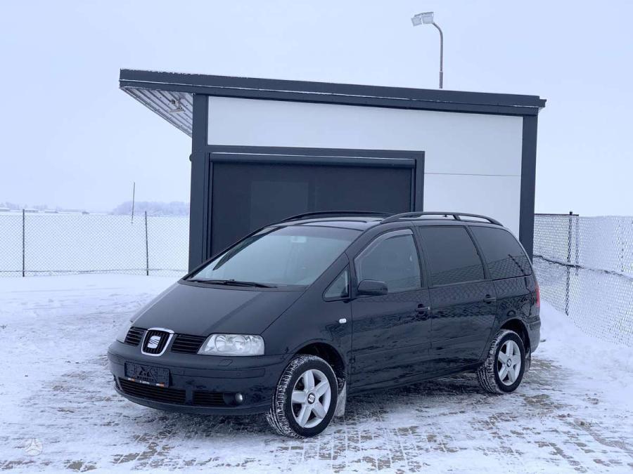 Black SEAT Alhambra 2006 in Kedainiai, with an engine capacity of 1.90 L and mileage of 284 thousand km for 3299 €, photo 3 on AUTOMOTO.COM.LV