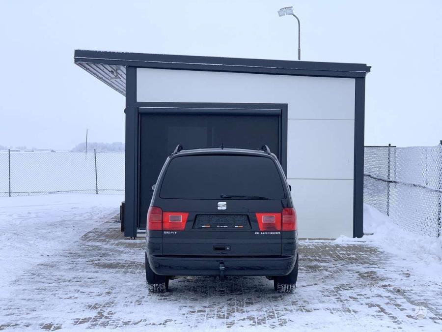 Black SEAT Alhambra 2006 in Kedainiai, with an engine capacity of 1.90 L and mileage of 284 thousand km for 3299 €, photo 7 on AUTOMOTO.COM.LV