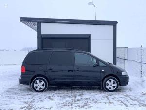 Black SEAT Alhambra 2006 in Kedainiai, with an engine capacity of 1.90 L and mileage of 284 thousand km for 3299 €, photo 8 on AUTOMOTO.COM.LV