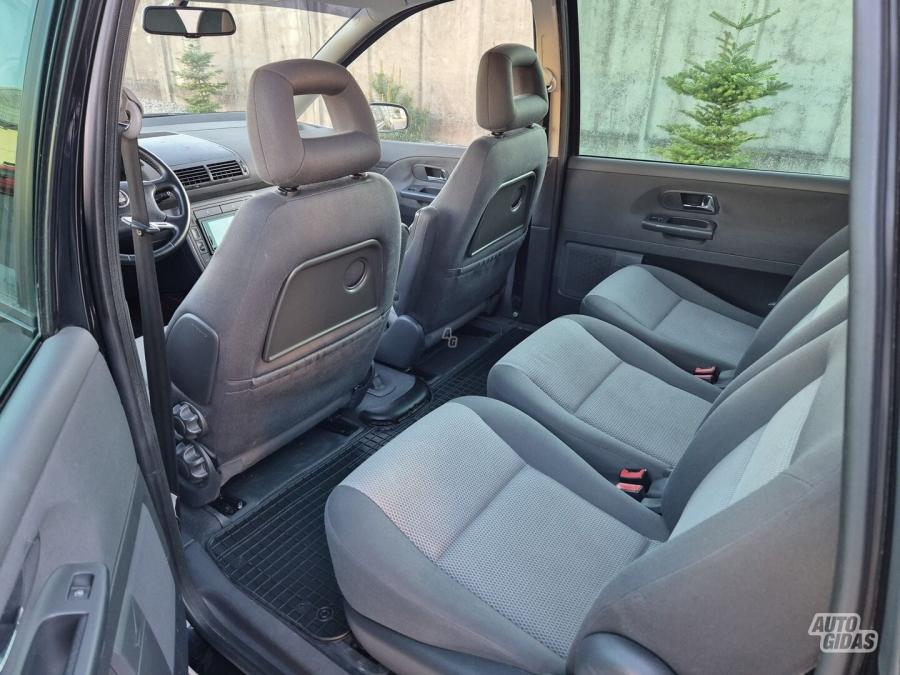 Melns SEAT Alhambra 2006 Mažeikiai, ar dzinēja tilpumu 2.00 L un nobraukumu 281 tūkst. km par 3650 €, foto 9 vietnē AUTOMOTO.COM.LV