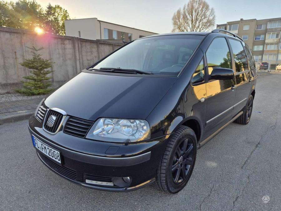 Black SEAT Alhambra 2006 in Mazeikiai, with an engine capacity of 2.00 L and mileage of 281 thousand km for 3650 €, photo 1 on AUTOMOTO.COM.LV