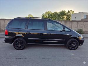 Black SEAT Alhambra 2006 in Mazeikiai, with an engine capacity of 2.00 L and mileage of 281 thousand km for 3650 €, photo 6 on AUTOMOTO.COM.LV