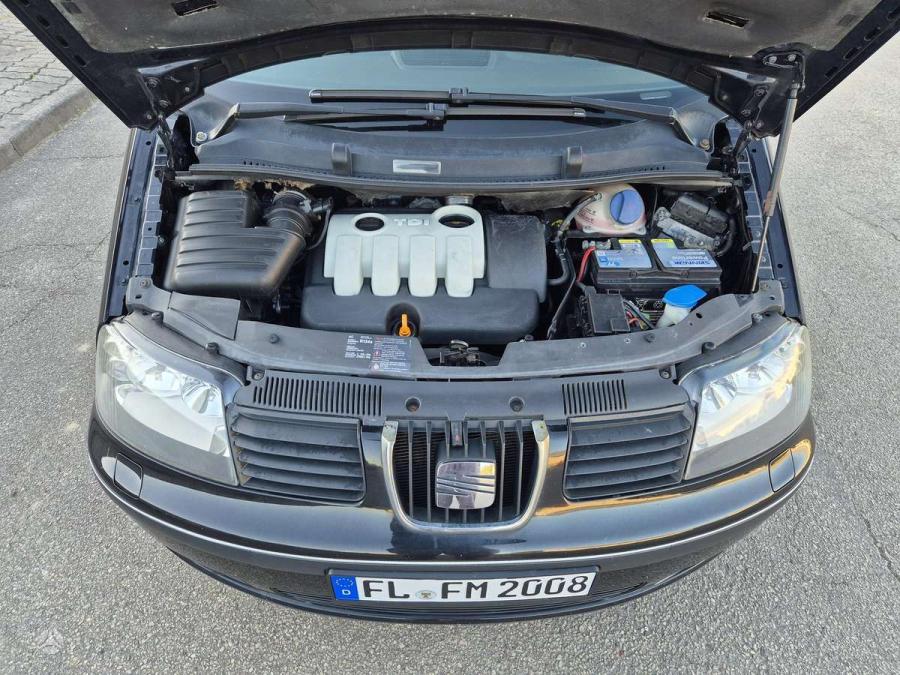 Black SEAT Alhambra 2006 in Mazeikiai, with an engine capacity of 2.00 L and mileage of 281 thousand km for 3650 €, photo 13 on AUTOMOTO.COM.LV