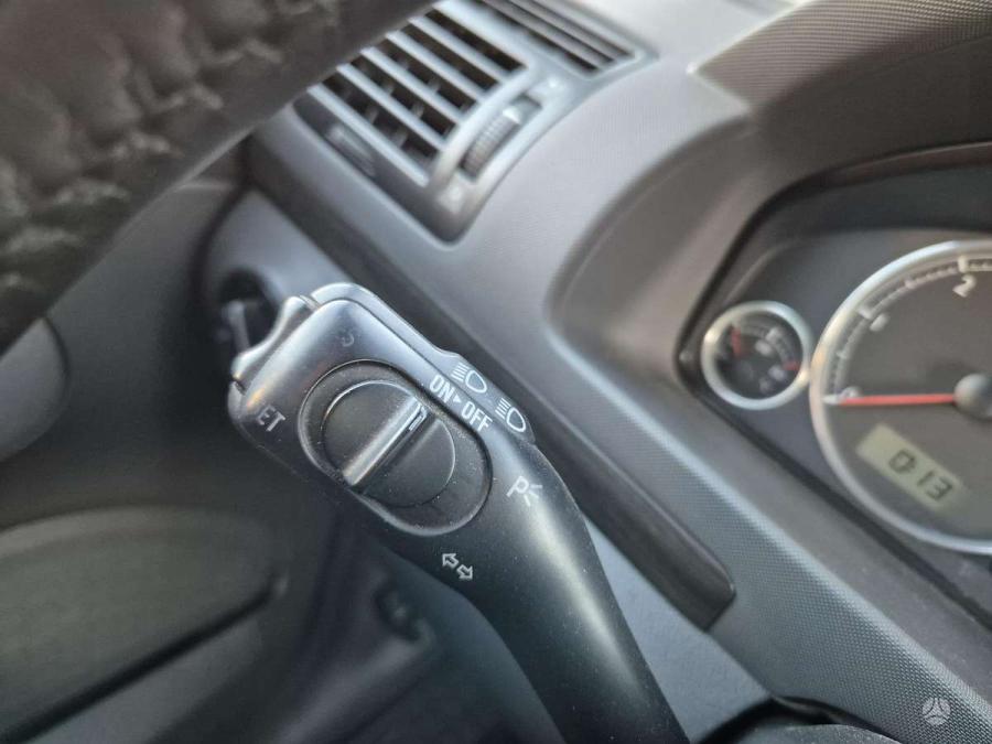 Black SEAT Alhambra 2006 in Mazeikiai, with an engine capacity of 2.00 L and mileage of 281 thousand km for 3650 €, photo 18 on AUTOMOTO.COM.LV