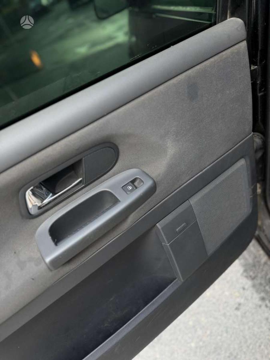 Melns SEAT Alhambra 2006 Kauņa, ar dzinēja tilpumu 1.90 L un nobraukumu 327 tūkst. km par 3250 €, foto 18 vietnē AUTOMOTO.COM.LV