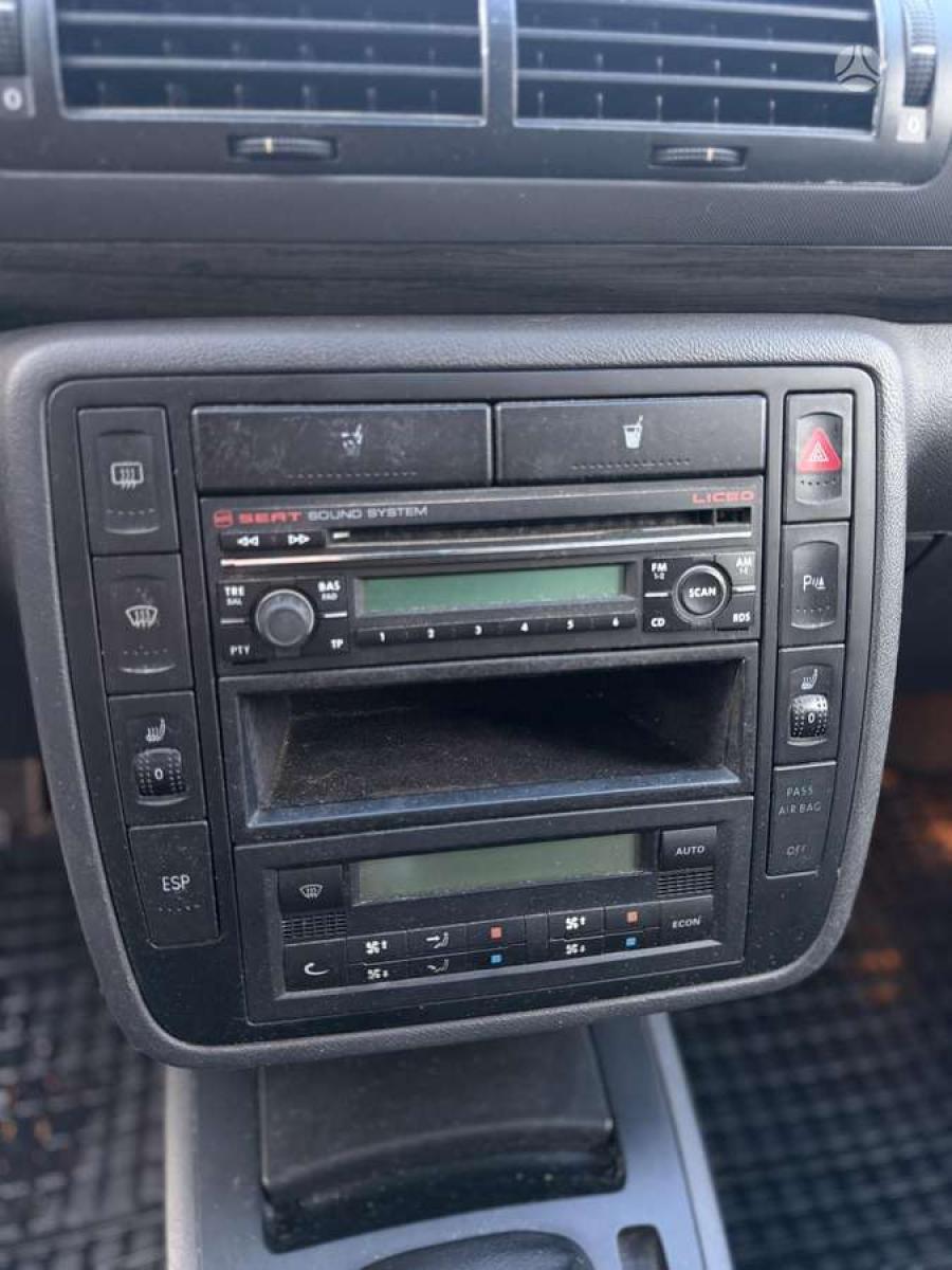 Melns SEAT Alhambra 2006 Kauņa, ar dzinēja tilpumu 1.90 L un nobraukumu 327 tūkst. km par 3250 €, foto 26 vietnē AUTOMOTO.COM.LV