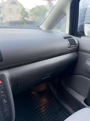 Melns SEAT Alhambra 2006 Kauņa, ar dzinēja tilpumu 1.90 L un nobraukumu 327 tūkst. km par 3250 €, foto 28 vietnē AUTOMOTO.COM.LV