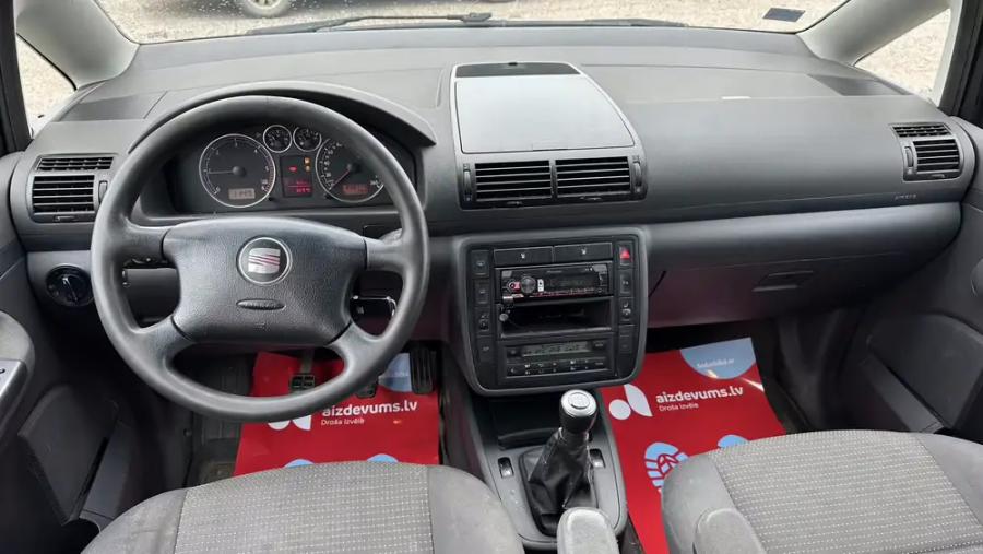 Melns SEAT Alhambra 2006 Daugavpils, ar dzinēja tilpumu 2.00 L un nobraukumu 339 tūkst. km par 2350 €, foto 10 vietnē AUTOMOTO.COM.LV