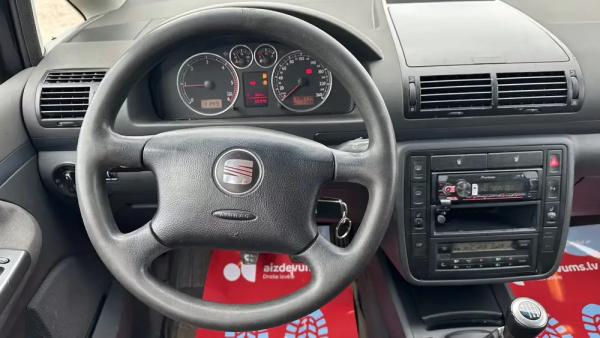 Melns SEAT Alhambra 2006 Daugavpils, ar dzinēja tilpumu 2.00 L un nobraukumu 339 tūkst. km par 2350 €, foto 10 vietnē AUTOMOTO.COM.LV
