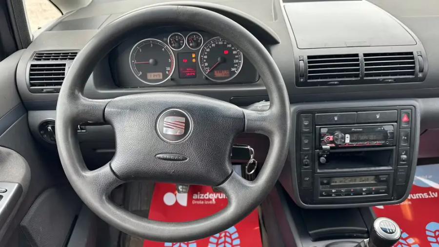Melns SEAT Alhambra 2006 Daugavpils, ar dzinēja tilpumu 2.00 L un nobraukumu 339 tūkst. km par 2350 €, foto 11 vietnē AUTOMOTO.COM.LV