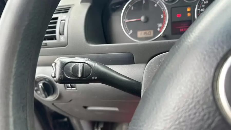 Melns SEAT Alhambra 2006 Daugavpils, ar dzinēja tilpumu 2.00 L un nobraukumu 339 tūkst. km par 2350 €, foto 14 vietnē AUTOMOTO.COM.LV