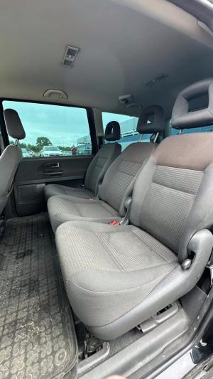 Melns SEAT Alhambra 2006 Daugavpils, ar dzinēja tilpumu 2.00 L un nobraukumu 339 tūkst. km par 2350 €, foto 22 vietnē AUTOMOTO.COM.LV