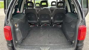 Melns SEAT Alhambra 2006 Daugavpils, ar dzinēja tilpumu 2.00 L un nobraukumu 339 tūkst. km par 2350 €, foto 24 vietnē AUTOMOTO.COM.LV