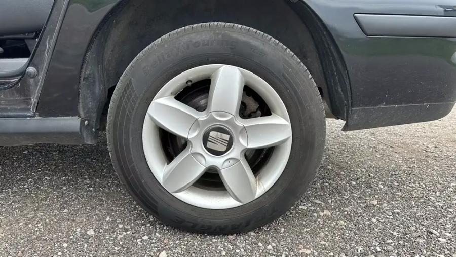 Melns SEAT Alhambra 2006 Daugavpils, ar dzinēja tilpumu 2.00 L un nobraukumu 339 tūkst. km par 2350 €, foto 27 vietnē AUTOMOTO.COM.LV