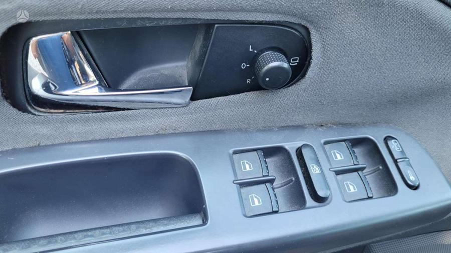 Melns SEAT Alhambra 2006 Kauņa, ar dzinēja tilpumu 1.97 L un nobraukumu 287 tūkst. km par 1500 €, foto 10 vietnē AUTOMOTO.COM.LV