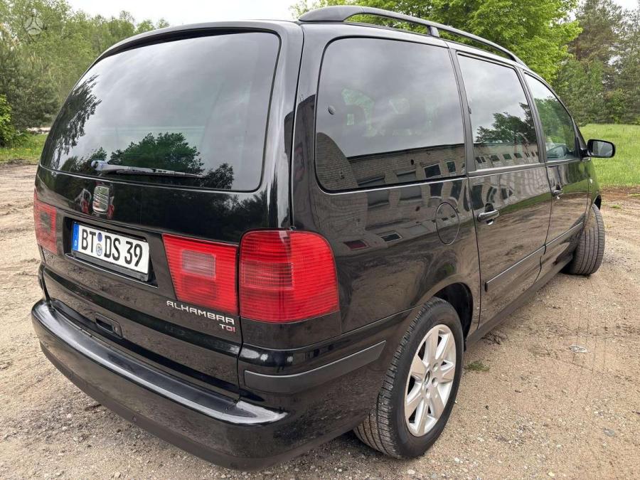 Black SEAT Alhambra 2007 in Prienai, with an engine capacity of 1.97 L and mileage of 220 thousand km for 3400 €, photo 5 on AUTOMOTO.COM.LV