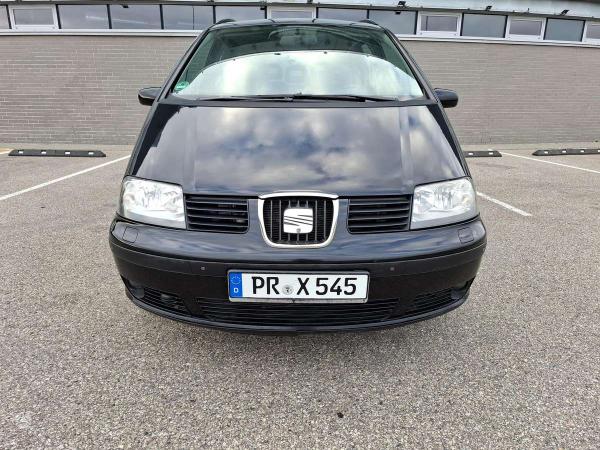 Black SEAT Alhambra 2007 in Kedainiai, with an engine capacity of 1.97 L and mileage of 321 thousand km for 3600 €, photo 8 on AUTOMOTO.COM.LV