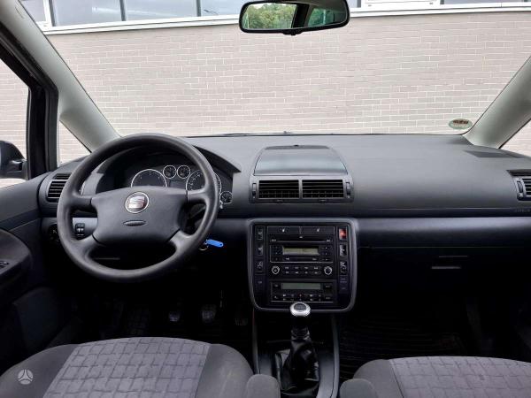 Black SEAT Alhambra 2007 in Kedainiai, with an engine capacity of 1.97 L and mileage of 321 thousand km for 3600 €, photo 11 on AUTOMOTO.COM.LV