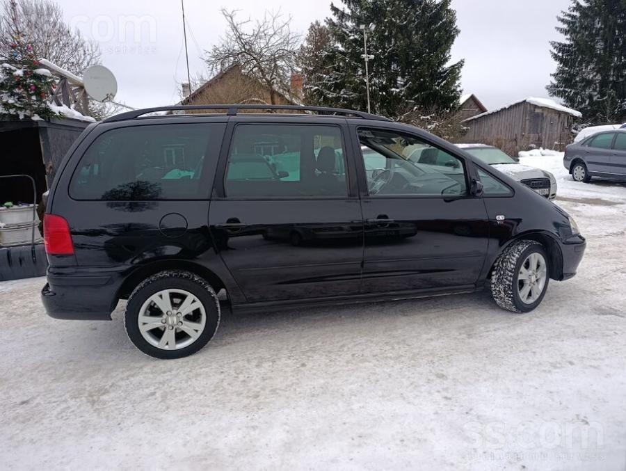Melns SEAT Alhambra 2008 Rēzekne, ar dzinēja tilpumu 2.00 L un nobraukumu 254 tūkst. km par 3850 €, foto 3 vietnē AUTOMOTO.COM.LV