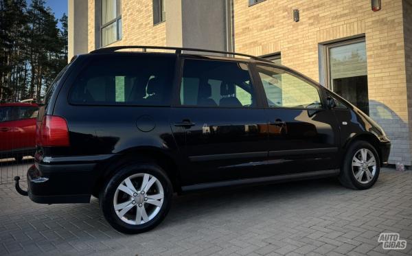 Black SEAT Alhambra 2008 in Vilnius, with an engine capacity of 2.00 L and mileage of 317 thousand km for 3490 €, photo 5 on AUTOMOTO.COM.LV