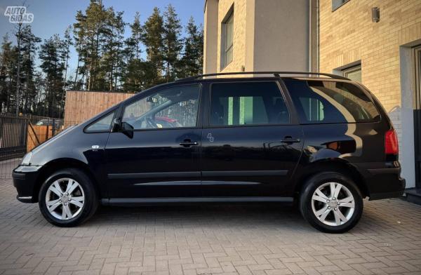 Black SEAT Alhambra 2008 in Vilnius, with an engine capacity of 2.00 L and mileage of 317 thousand km for 3490 €, photo 6 on AUTOMOTO.COM.LV