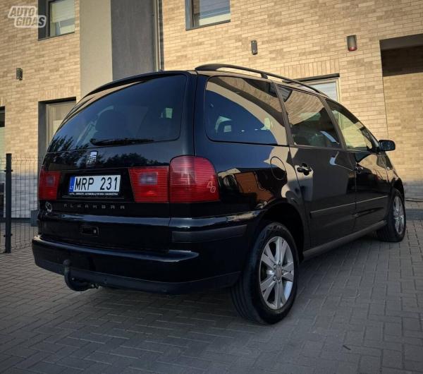 Black SEAT Alhambra 2008 in Vilnius, with an engine capacity of 2.00 L and mileage of 317 thousand km for 3490 €, photo 7 on AUTOMOTO.COM.LV