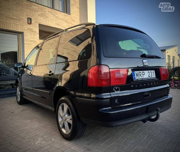 Black SEAT Alhambra 2008 in Vilnius, with an engine capacity of 2.00 L and mileage of 317 thousand km for 3490 €, photo 9 on AUTOMOTO.COM.LV