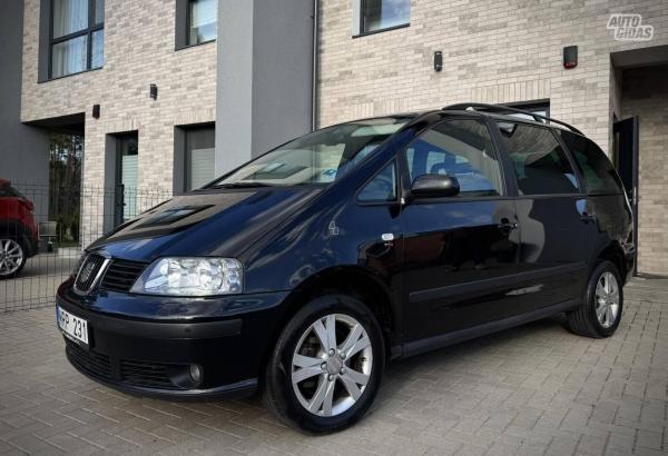 Black SEAT Alhambra 2008 in Vilnius, with an engine capacity of 2.00 L and mileage of 317 thousand km for 3490 €, photo 10 on AUTOMOTO.COM.LV