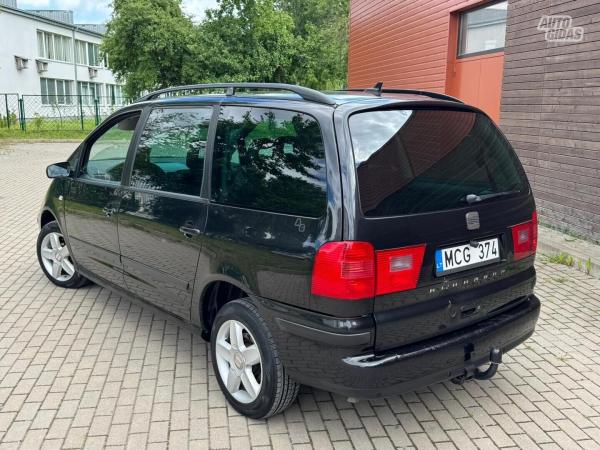 Black SEAT Alhambra 2008 in Kaunas, with an engine capacity of 2.00 L and mileage of 363 thousand km for 2350 €, photo 4 on AUTOMOTO.COM.LV