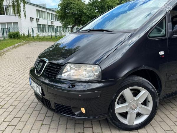 Black SEAT Alhambra 2008 in Kaunas, with an engine capacity of 2.00 L and mileage of 363 thousand km for 2350 €, photo 5 on AUTOMOTO.COM.LV
