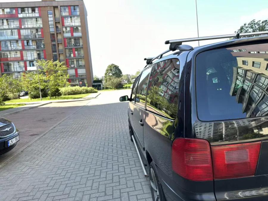 Melns SEAT Alhambra 2008 Rīga, ar dzinēja tilpumu 2.00 L un nobraukumu 374 tūkst. km par 2490 €, foto 8 vietnē AUTOMOTO.COM.LV