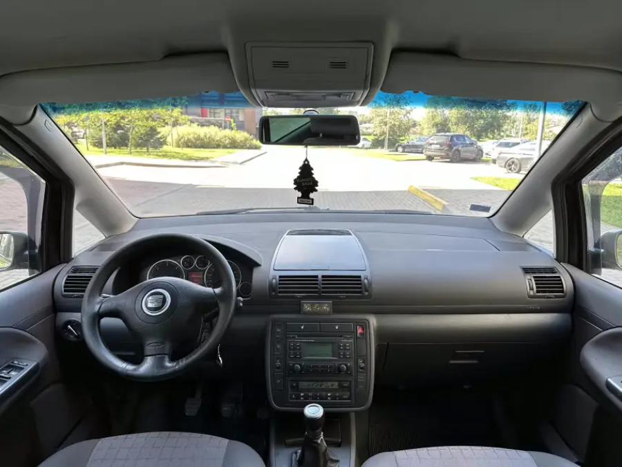 Melns SEAT Alhambra 2008 Rīga, ar dzinēja tilpumu 2.00 L un nobraukumu 374 tūkst. km par 2490 €, foto 16 vietnē AUTOMOTO.COM.LV
