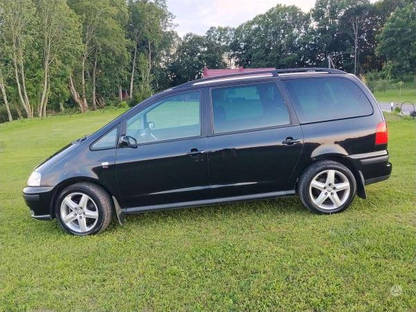 Black SEAT Alhambra 2008 in Marijampole, with an engine capacity of 1.97 L and mileage of 219 thousand km for 2850 €, photo 6 on AUTOMOTO.COM.LV