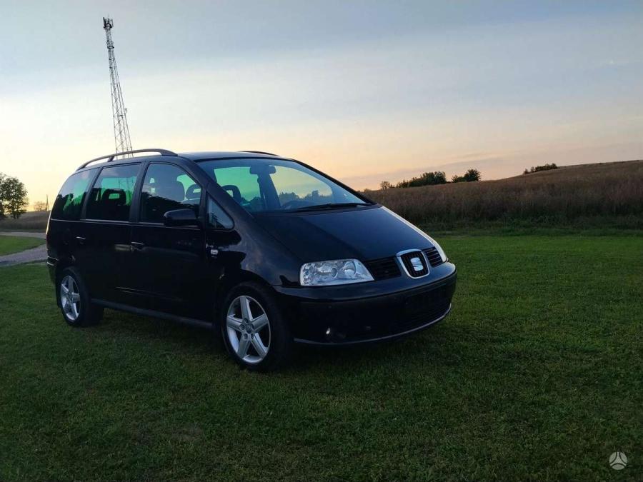 Black SEAT Alhambra 2008 in Marijampole, with an engine capacity of 1.97 L and mileage of 219 thousand km for 2850 €, photo 8 on AUTOMOTO.COM.LV