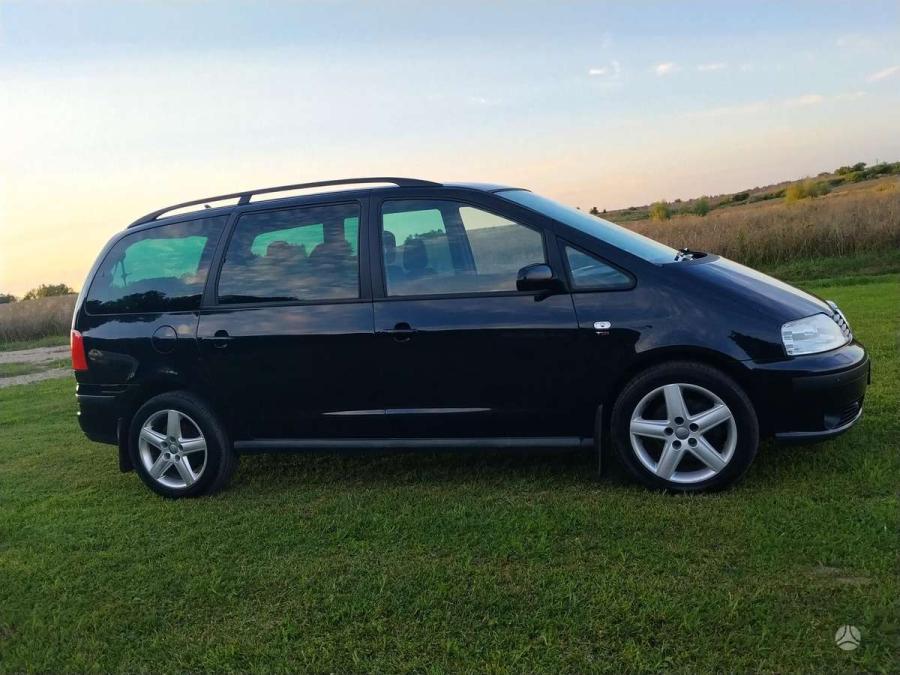 Black SEAT Alhambra 2008 in Marijampole, with an engine capacity of 1.97 L and mileage of 219 thousand km for 2850 €, photo 9 on AUTOMOTO.COM.LV
