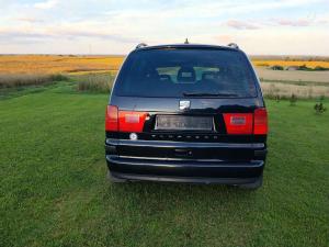 Black SEAT Alhambra 2008 in Marijampole, with an engine capacity of 1.97 L and mileage of 219 thousand km for 2850 €, photo 11 on AUTOMOTO.COM.LV